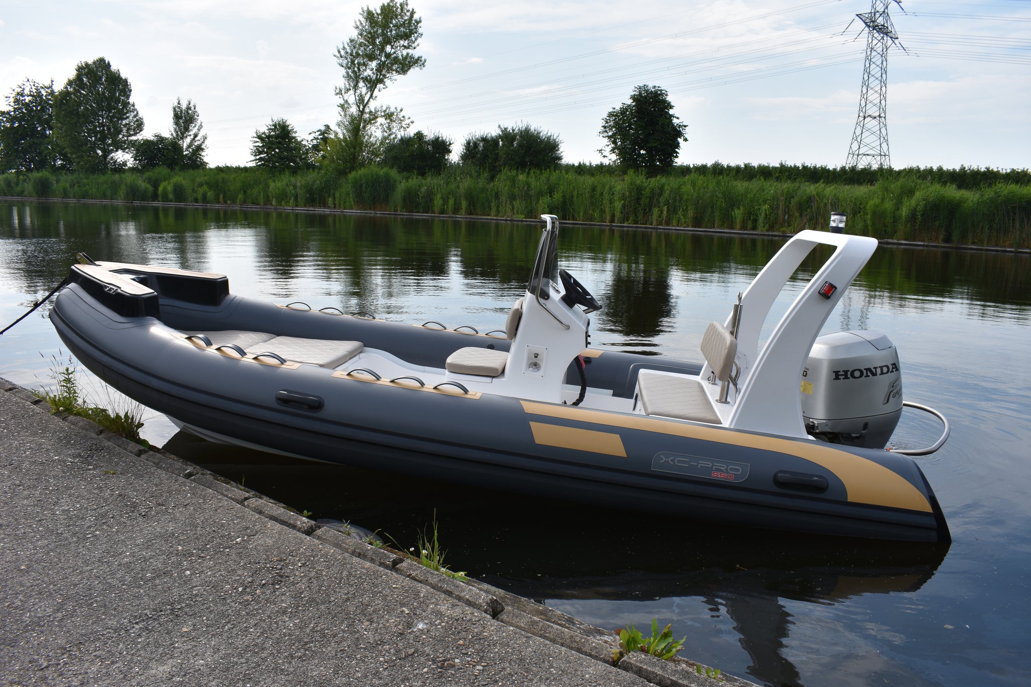 Luxe RIB boot kopen: XC-PRO 550BF 5,50m 10 pers | Ribbootwinkel